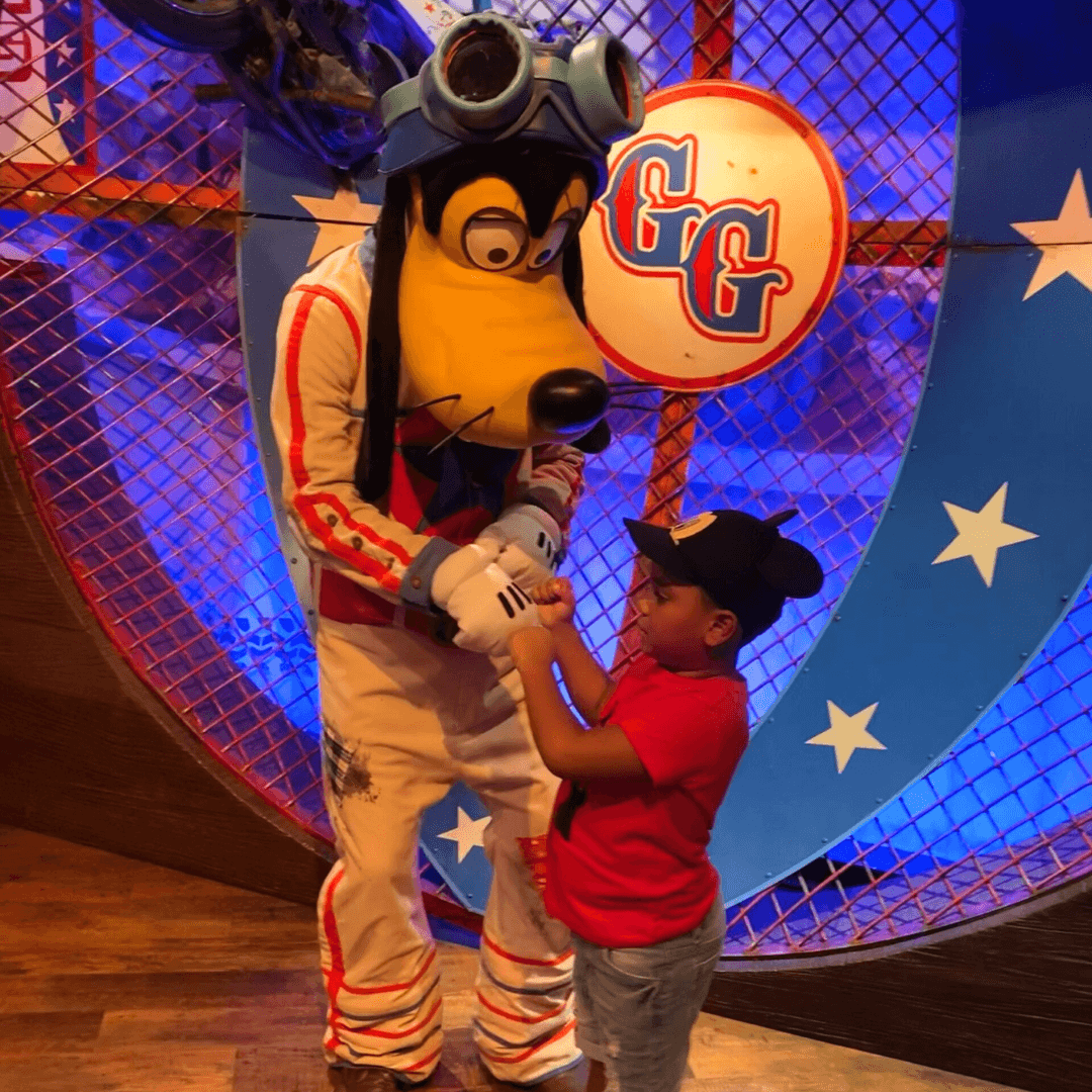 Josiah Meets Mickey - Sunshine Foundation